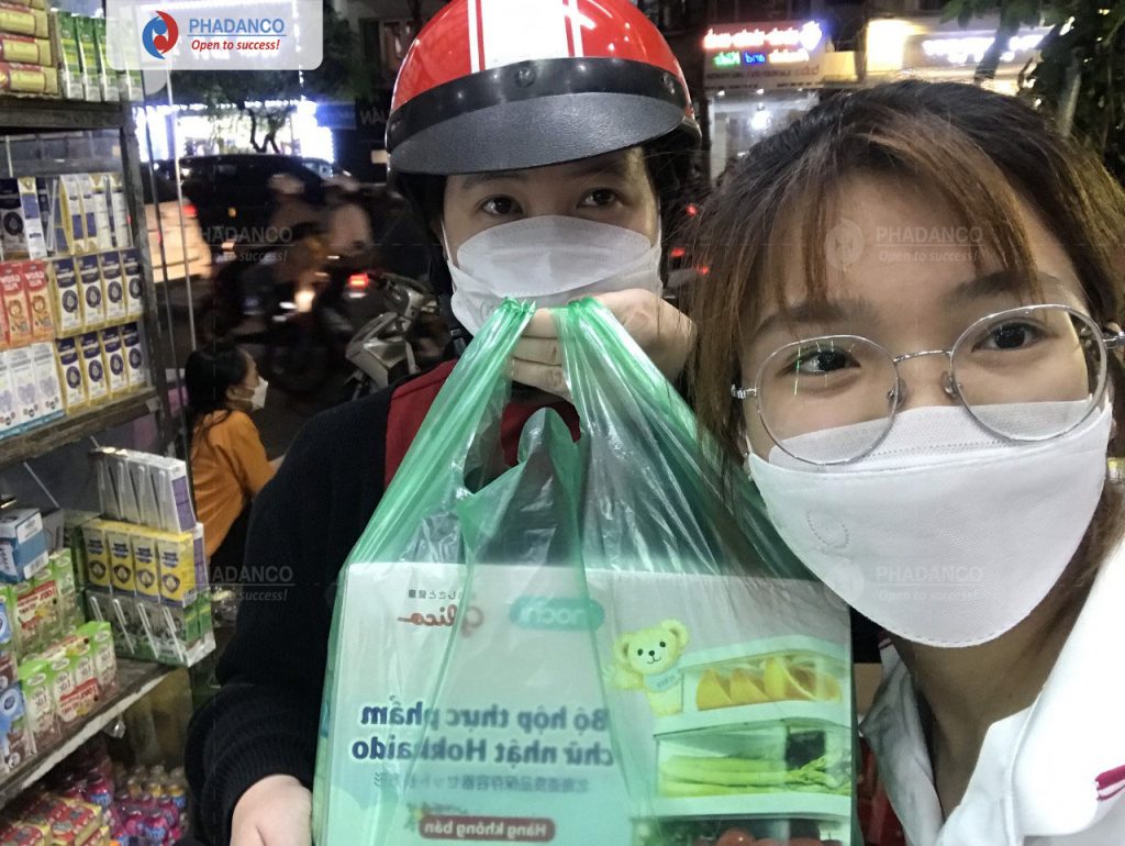 Tư vấn bán hàng - sampling sản phẩm - PG đứng line